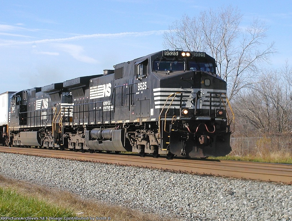 NS 9525 24M 12:10 pm